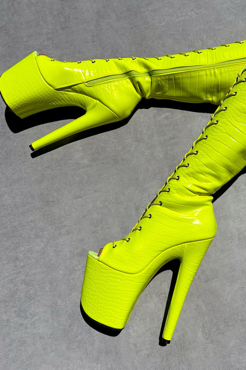 Hella Heels · Pole Junkie